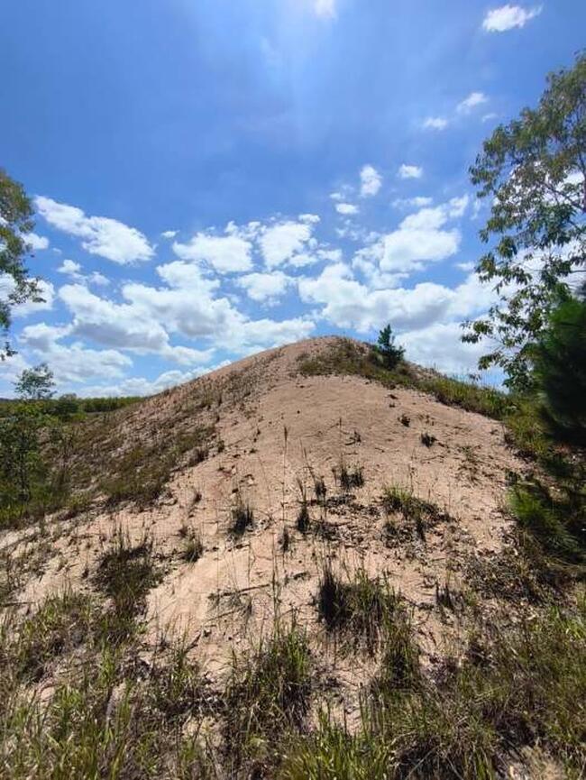 Lote: APROXIMADAMENTE 1.800 METROS DE AREIA — E-LEILÕES